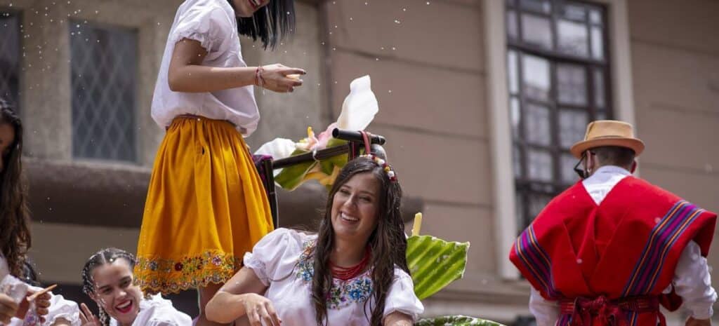 Hendaye fête l'été : plongez dans l’histoire, les spectacles et les ...
